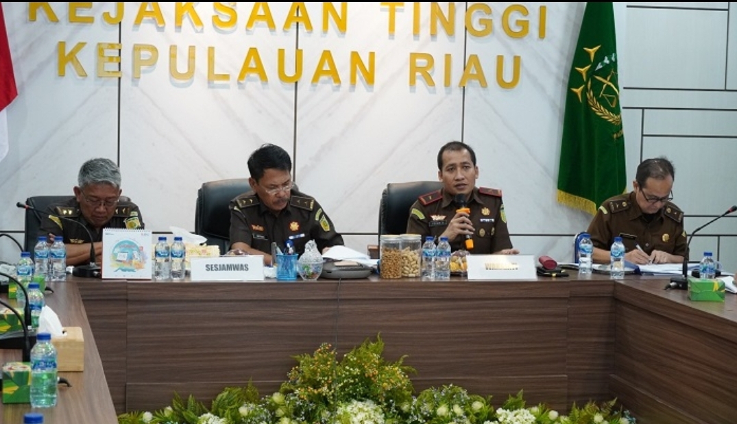 Sekretaris Jaksa Agung Muda Pengawasan RI Pimpin Supervisi di Kejati Kepri Sekretaris Jaksa Agung Muda Pengawasan RI Pimpin Supervisi di Kejati Kepri