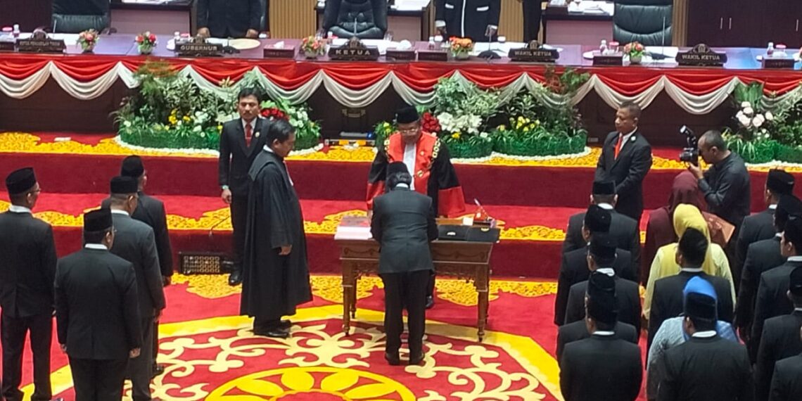 Anggota DPRD Kepri Periode 2024-2029 Diantik, Mendagri: Jangan Hanya Pentingkan Parpol