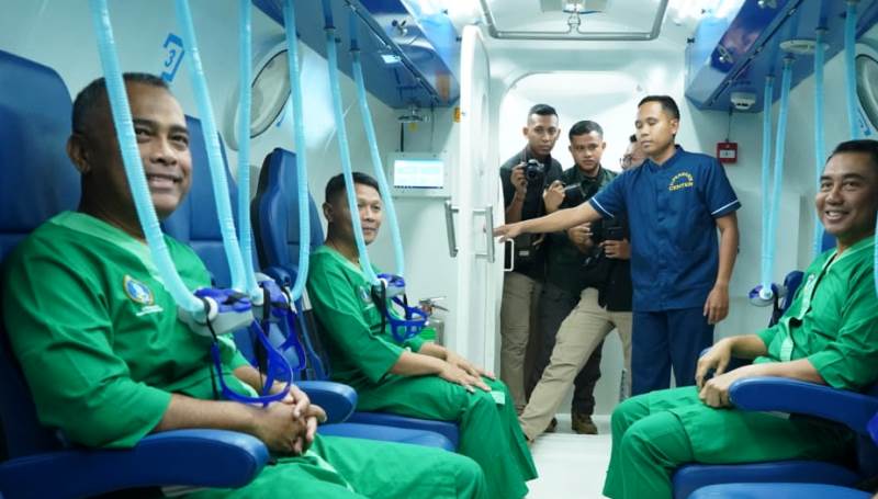 Kapolresta Tanjungpinang Terima Brevet Kehormatan Kesehatan Penyelaman ...